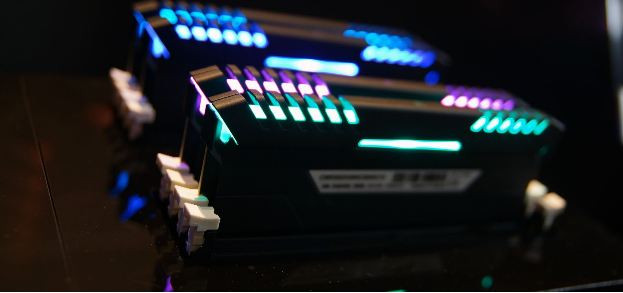 Corsair chính thức ra mắt kit RAM RGB rực rỡ