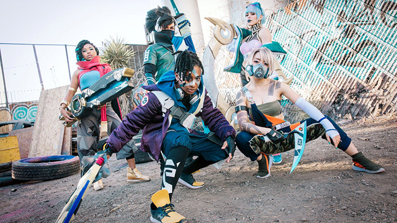 LMHT: Không thể rời mắt với bộ cosplay True Damage cực chuẩn của người ...