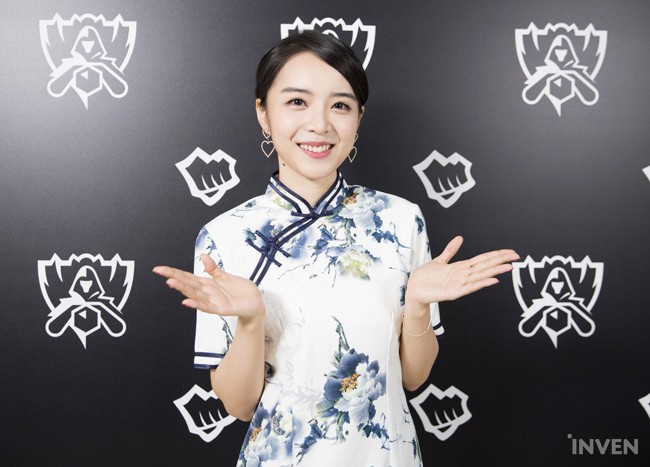 LMHT: Nữ MC Candice bất ngờ khoe ảnh còn thời sinh viên của mình, game ...
