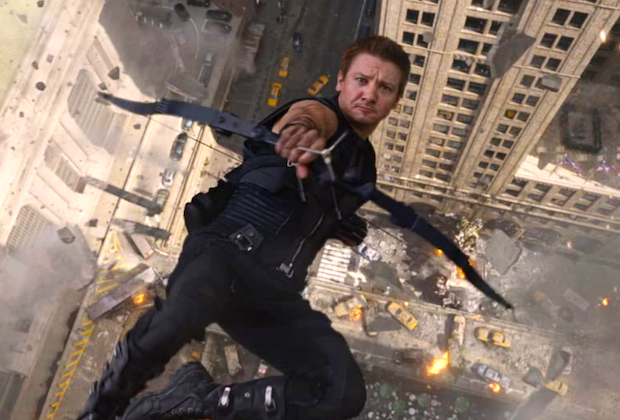 Seri Hawkeye chính thức xác nhận ai là Avenger đầu tiên của SHIELD