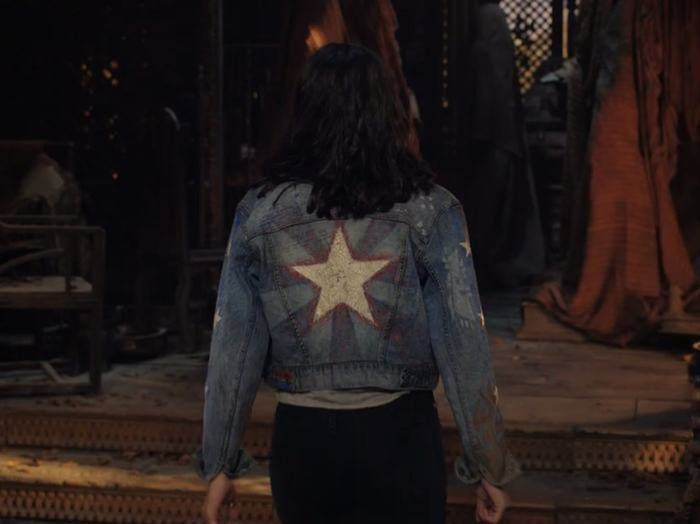 Đạo diễn Sam Raimi giải thích về vai trò của America Chavez trong ...