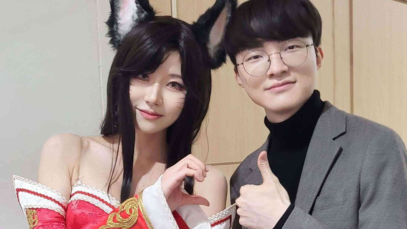 LMHT: Các tuyển thủ chuyên nghiệp thi nhau hỏi lời khuyên tình cảm từ Faker