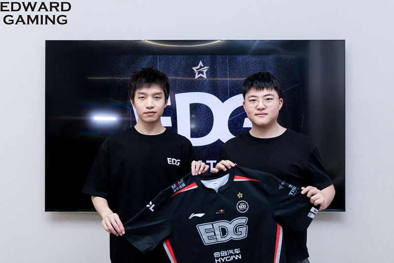 LMHT: Siêu Xạ thủ Uzi đã phải đánh đổi những gì để có thể thi đấu dưới màu áo của EDG