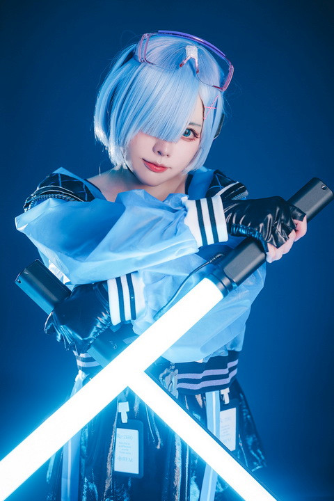 Chiêm ngưỡng bộ Cosplay Rem phiên bản hiện đại trong bộ Re:Zero − ...