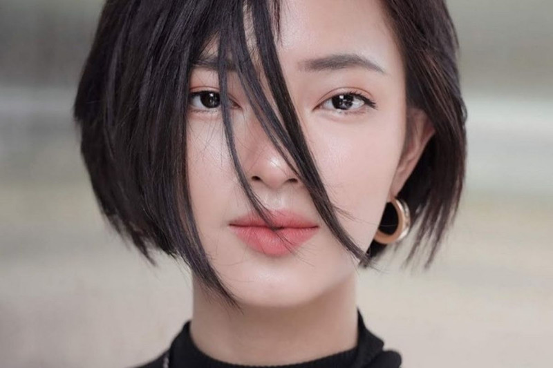 Châu bùi cosplay Golden Woman trong series Love, Death & Robots đầy ấn ...
