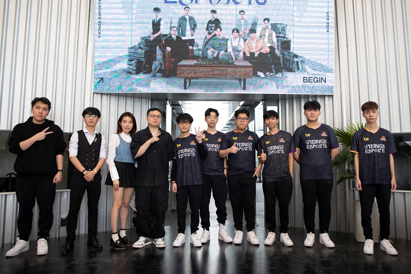 HLV Hankay của Vikings Esports tin rằng đối thủ lớn nhất của đội là bản ...