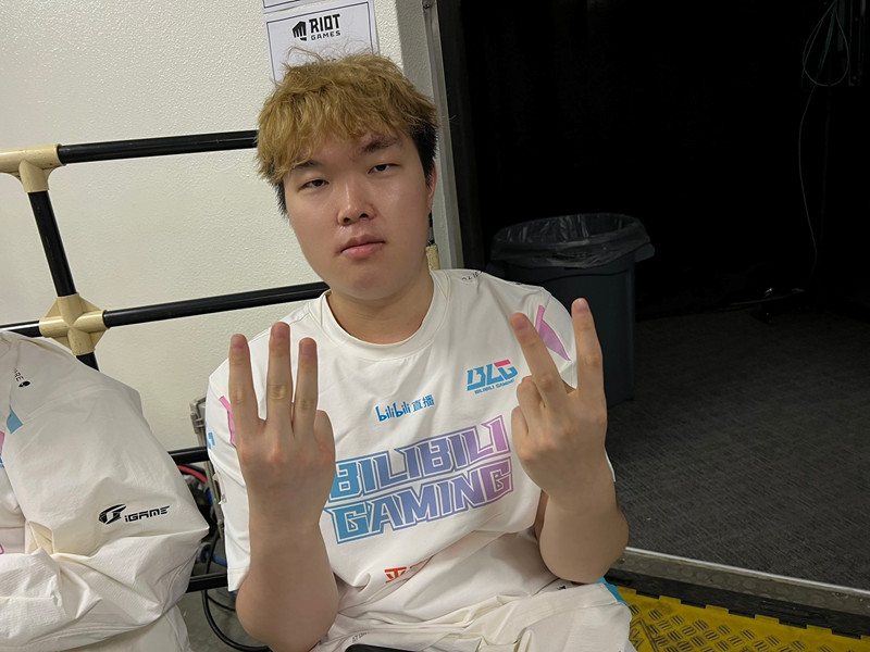 LMHT: BLG Bin cho rằng Riot gián tiếp giúp đỡ T1