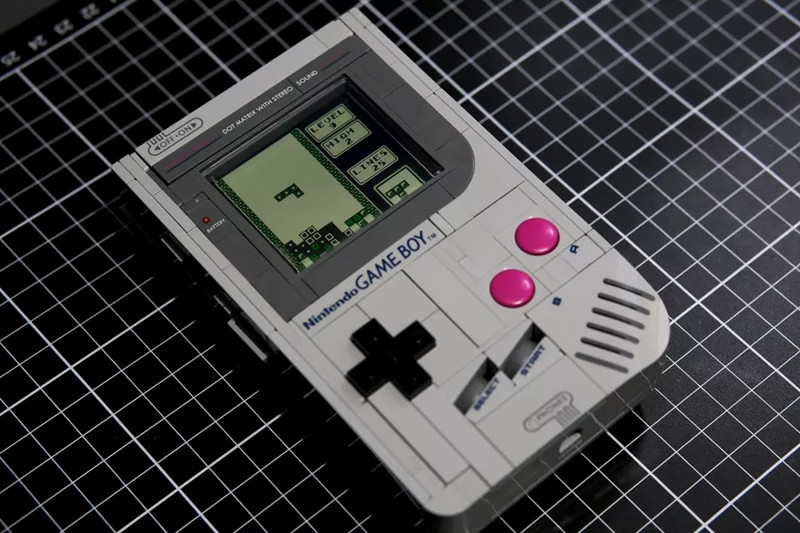 Modder Úc "hô biến" bộ Lego Game Boy thành máy chơi game thật chỉ sau ...