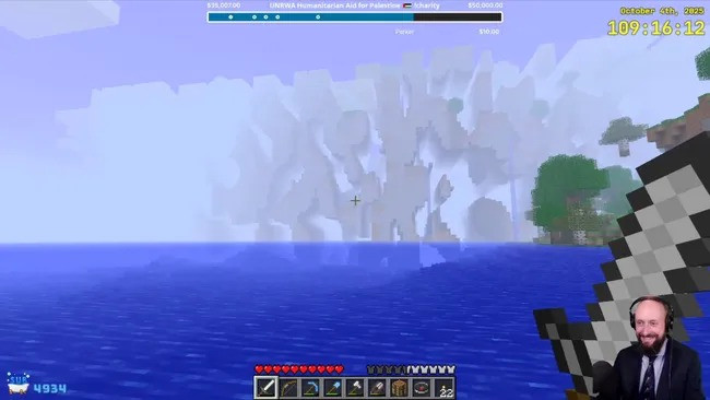 YouTuber Kurtjmac Mất 14 Năm Đi Bộ Đến "Vùng Đất Xa" Trong Minecraft