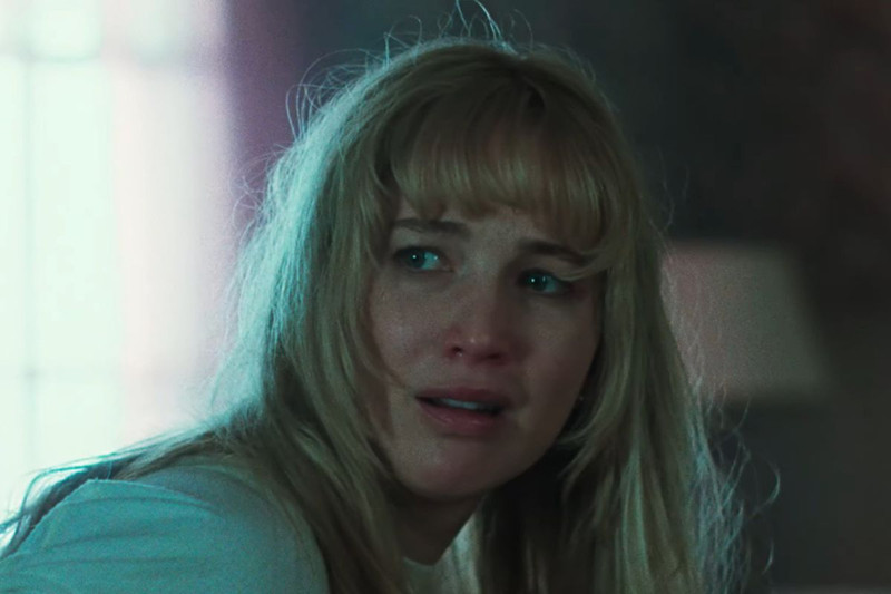 Jennifer Lawrence Chia Sẻ Về Chú Chó Phiền Phức Trong Phim Die My Love